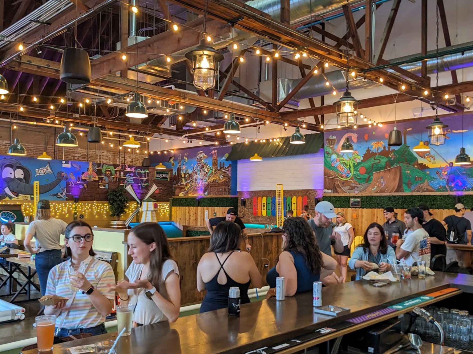 Golf Lakeview – Big Mini Putt Club – The Midwest's Indoor Mini Golf Bar ...